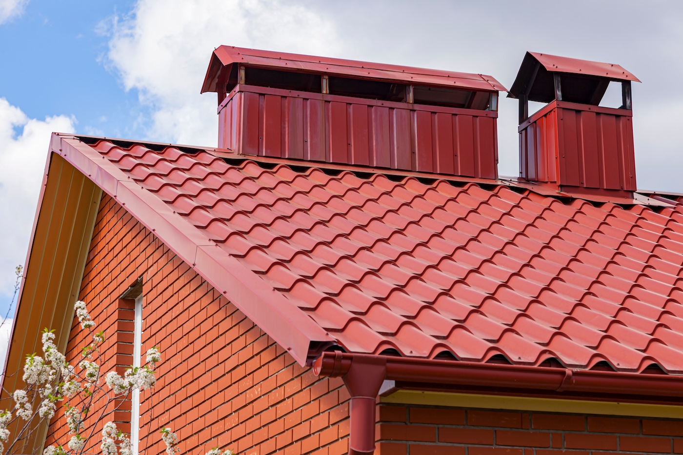 5 Ideas For A Beautiful Metal Tile Roof (2025 Style Guide)